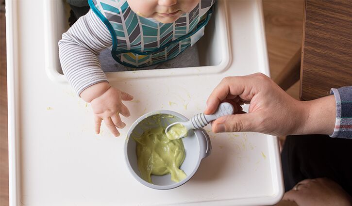 Benefits and Drawbacks of Baby-Led Weaning and Puree Feeding - Newborn Baby